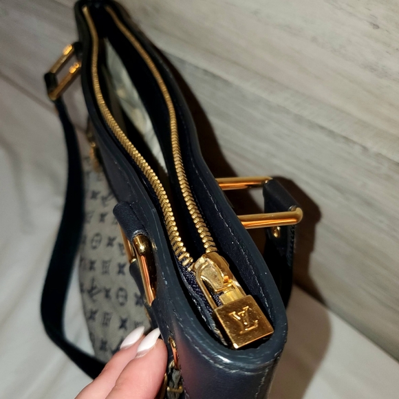 Louis Vuitton | Bags | Authentic Louis Vuitton Lucille Pm Bag In Navy ...